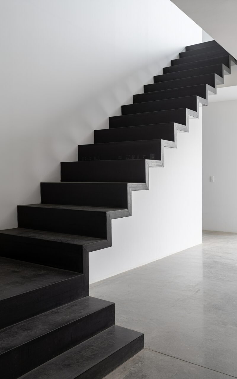 24 Black Staircase Ideas That Instantly Elevate Your Home – A SERENE HOME